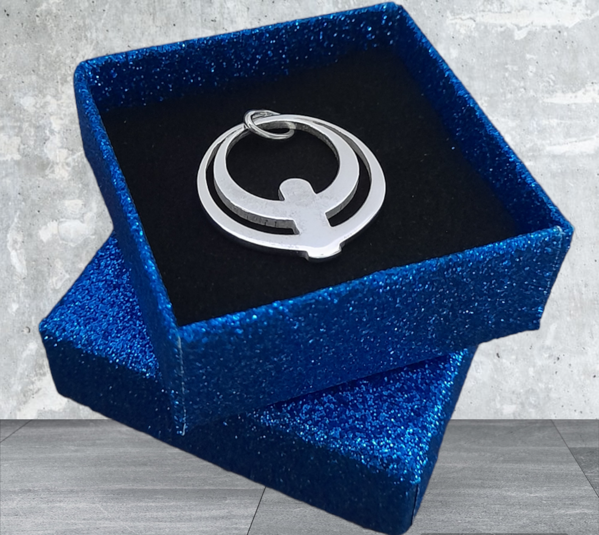 Wings of Heaven Pendant – The Official Magnum Merchandise Store